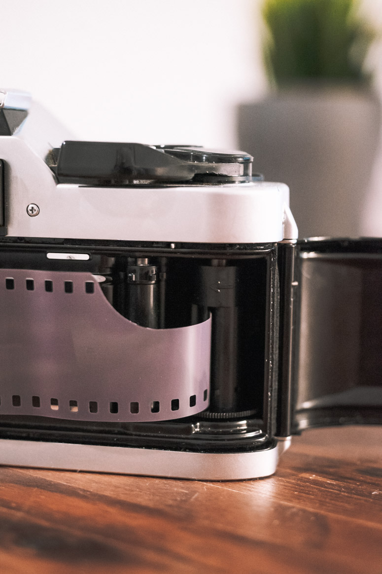 How to load film into a 35mm Camera – 35milly