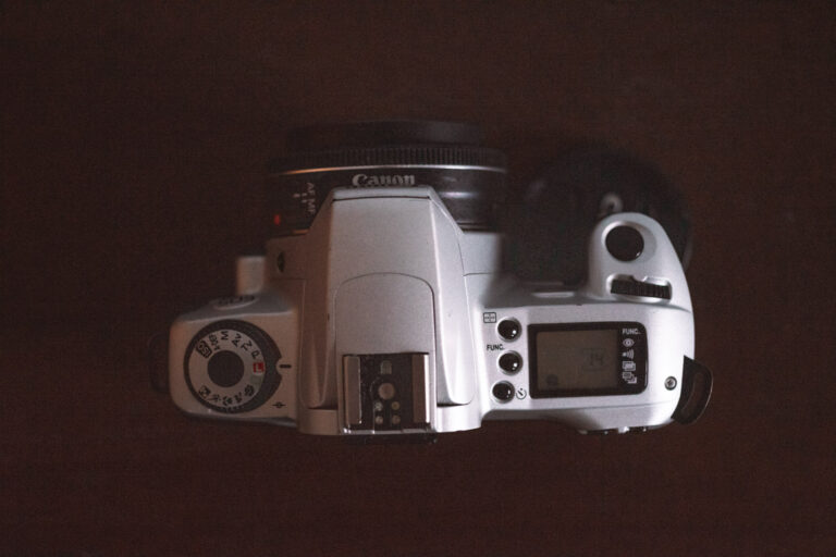 Reviewing the Canon EOS 300 / EOS Rebel 2000 – 35milly