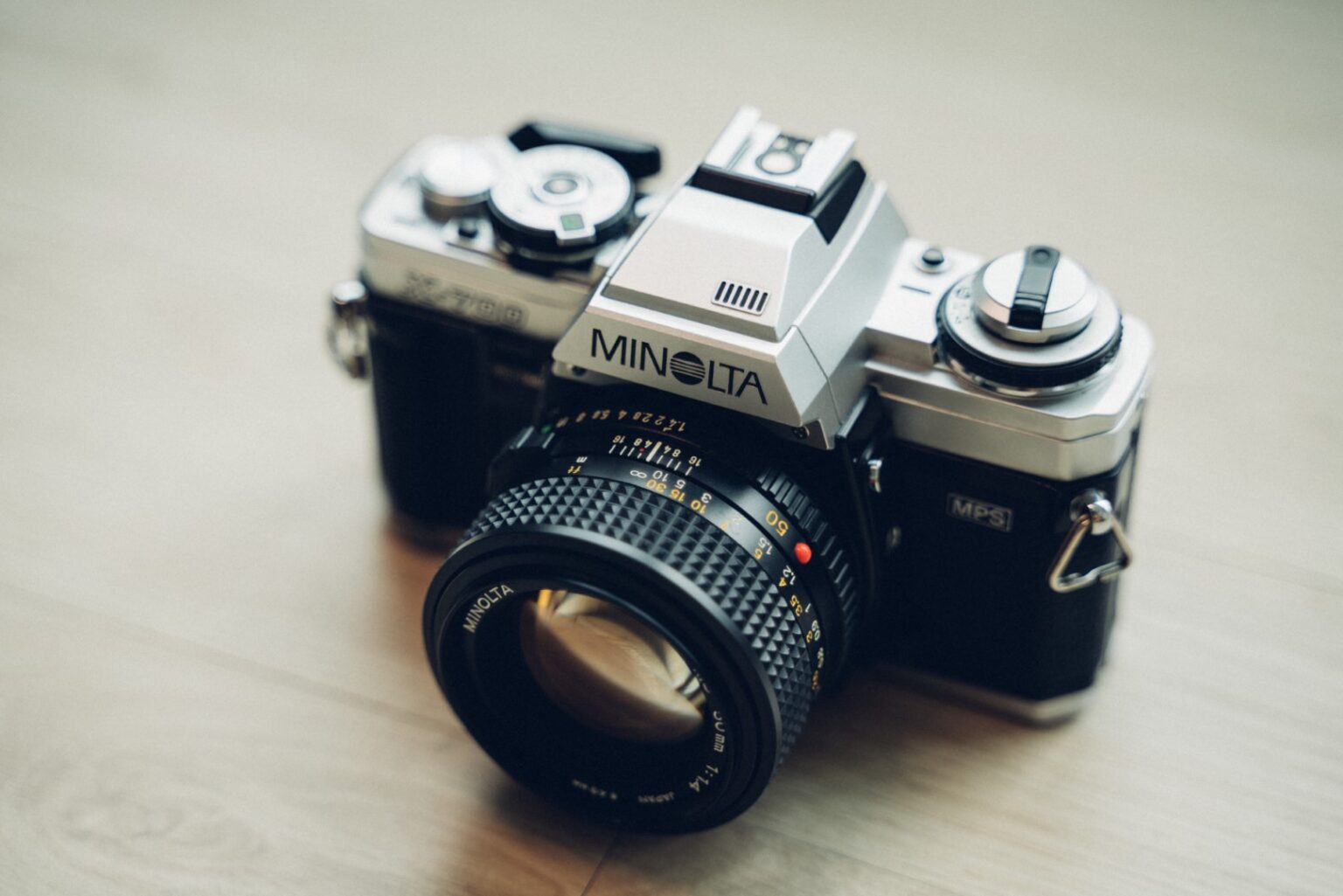 What Battery does the Minolta X-700 use? (Everything you need to know ...